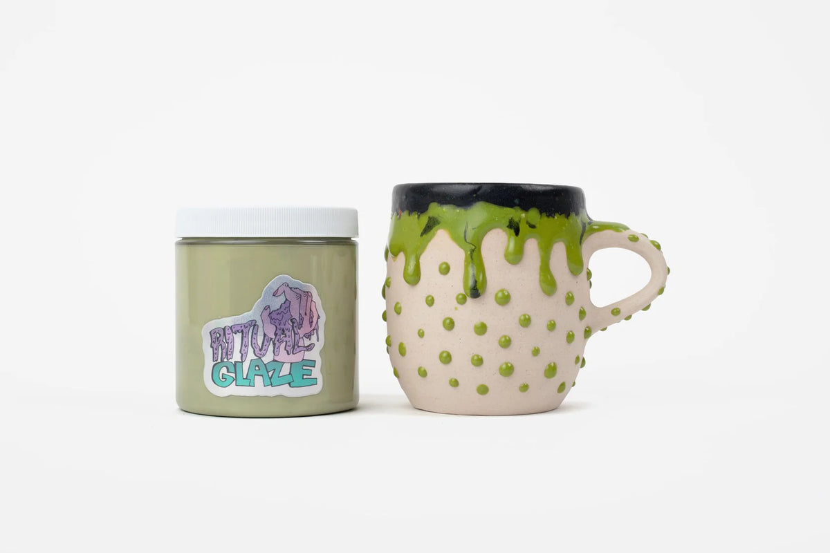 Slime Green Melt Gloop Ritual Glaze 8 oz Cone 5-6 – The Potter's Center
